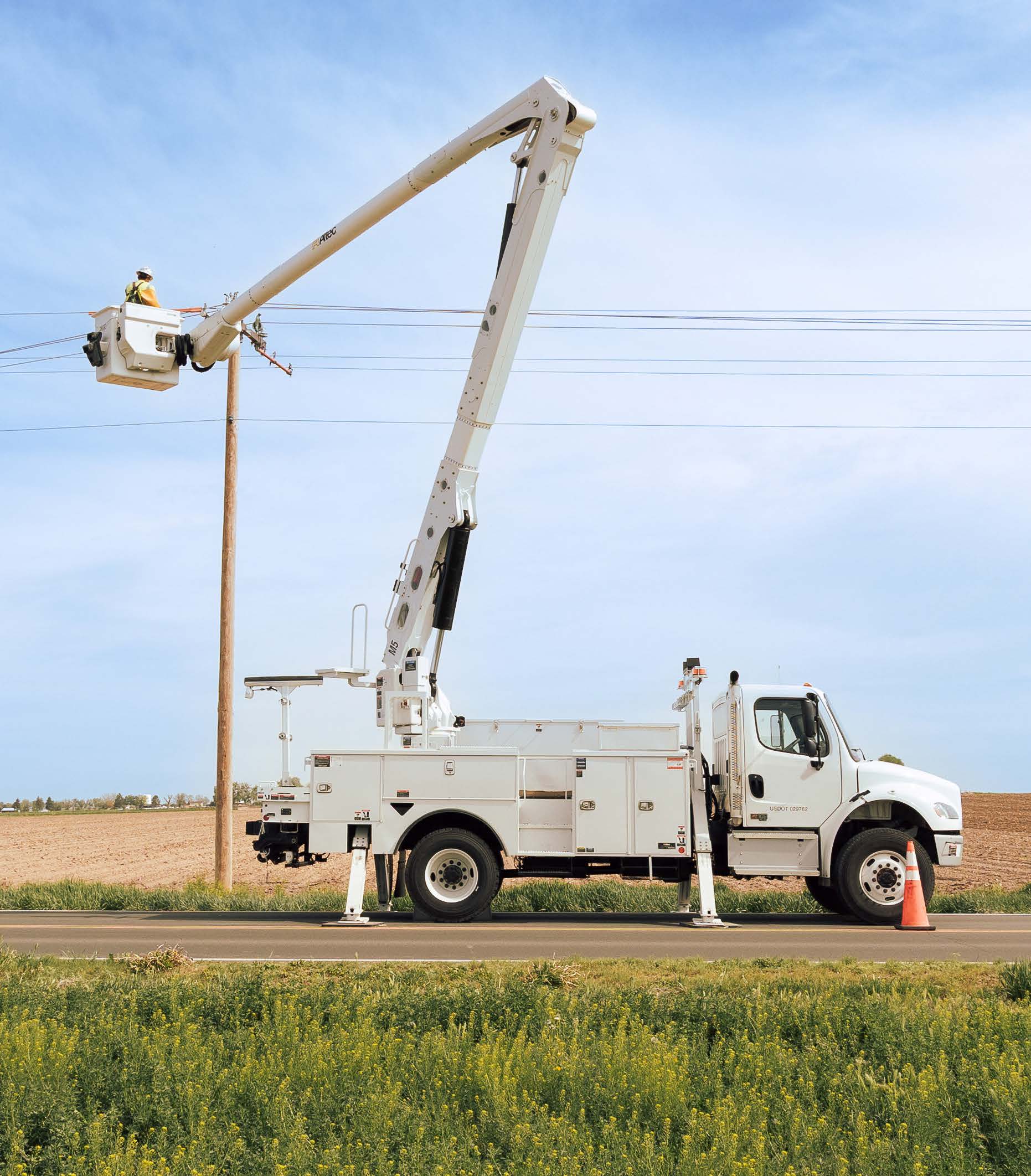 Altec AA55E+ Specs & Dimensions (2025 - 2026) | Trailer Mounted ...