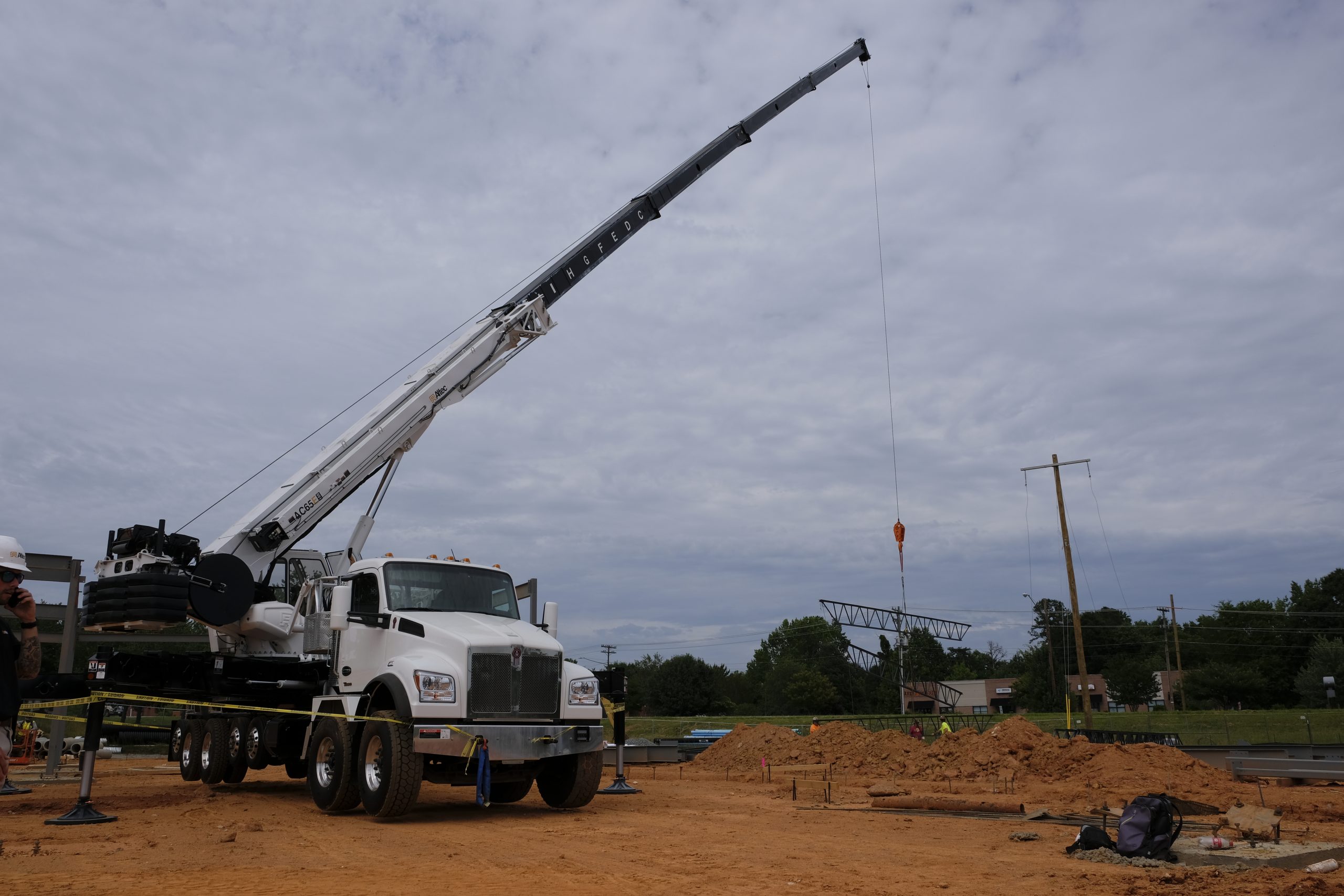 Altec AC65E-155S crane - load chart, specs & dimensions (2023 - 2025 ...