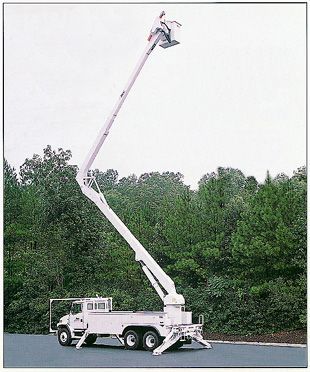 Altec A75 Specs (2017 - 2023) | Trailer Mounted Articulating Boom Lifts ...