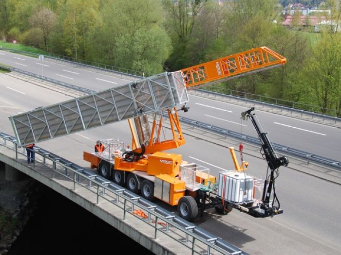 Moog MBI 180-1,7/S Specs & Dimensions (2017 - 2025) | Truck Mounted ...