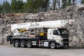 Bronto Skylift S70XR Specs & Dimensions (2022 - 2025) | Truck Mounted ...