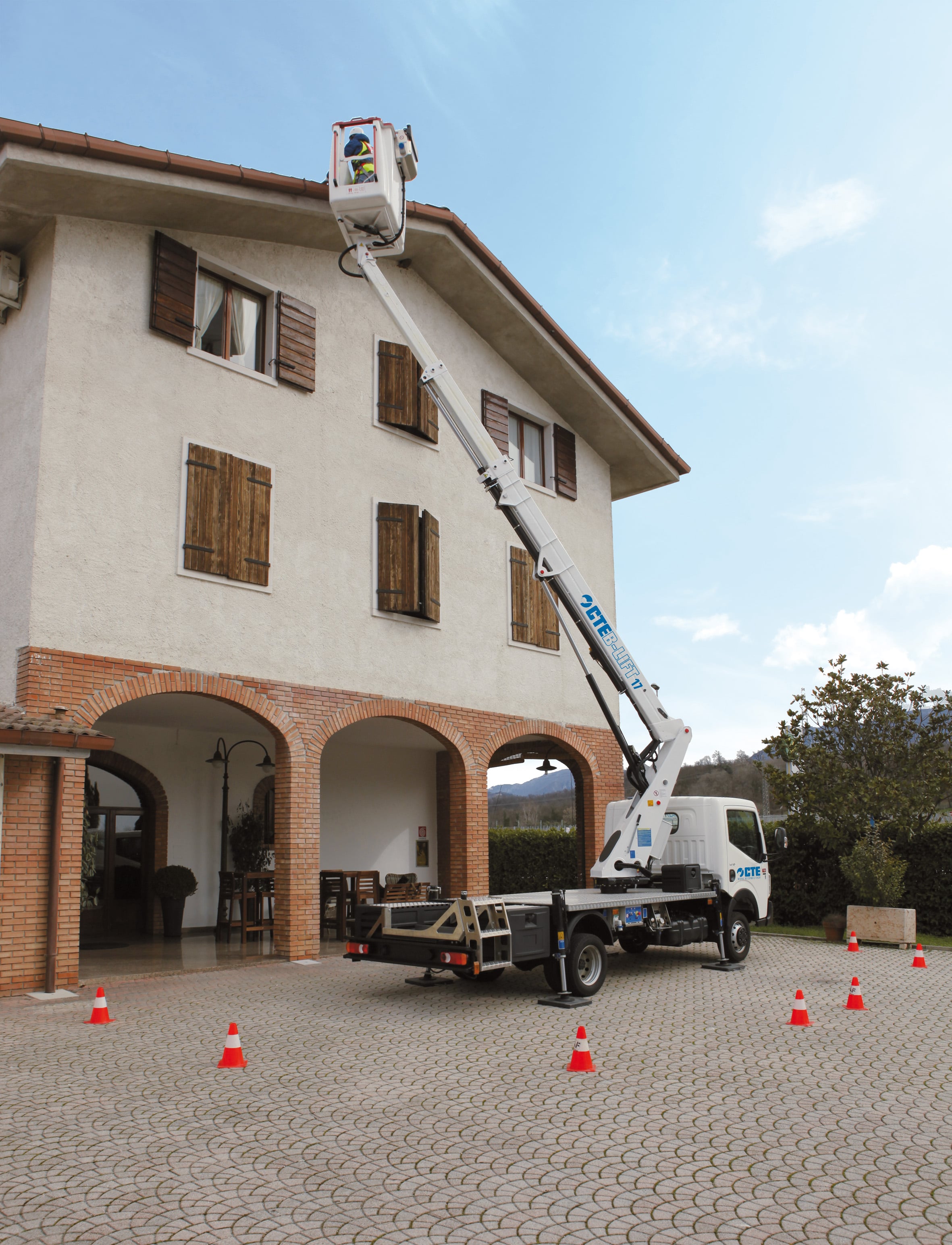 CTE B-Lift 17 Specs & Dimensions (2016 - 2023) | Truck Mounted ...