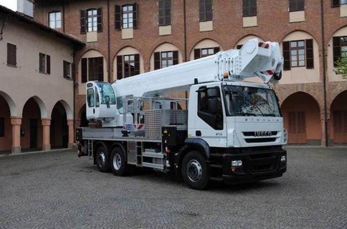 Multitel MJ 420 Specs & Dimensions (2012 - 2017) | Truck Mounted ...