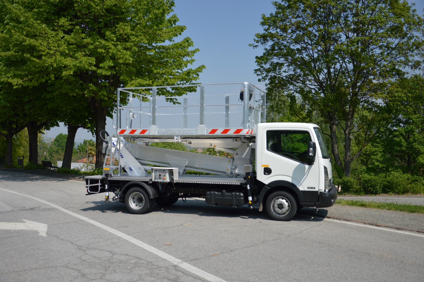 Multitel MS 100 Specs & Dimensions (2017 - 2025) | Truck Mounted ...