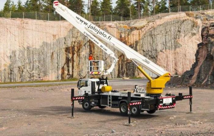 Bronto Skylift S 56 XR Specs & Dimensions (2013 - 2022) | Truck Mounted ...