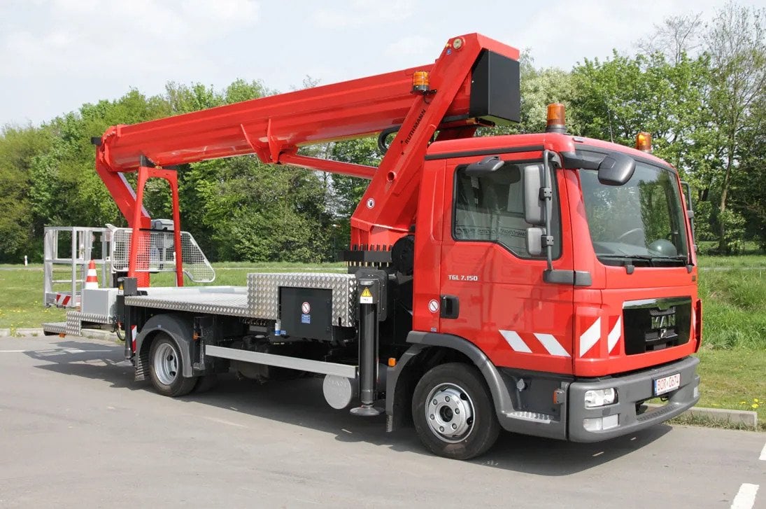 Ruthmann T 330 Specs & Dimensions (2014 - 2025) | Truck Mounted ...
