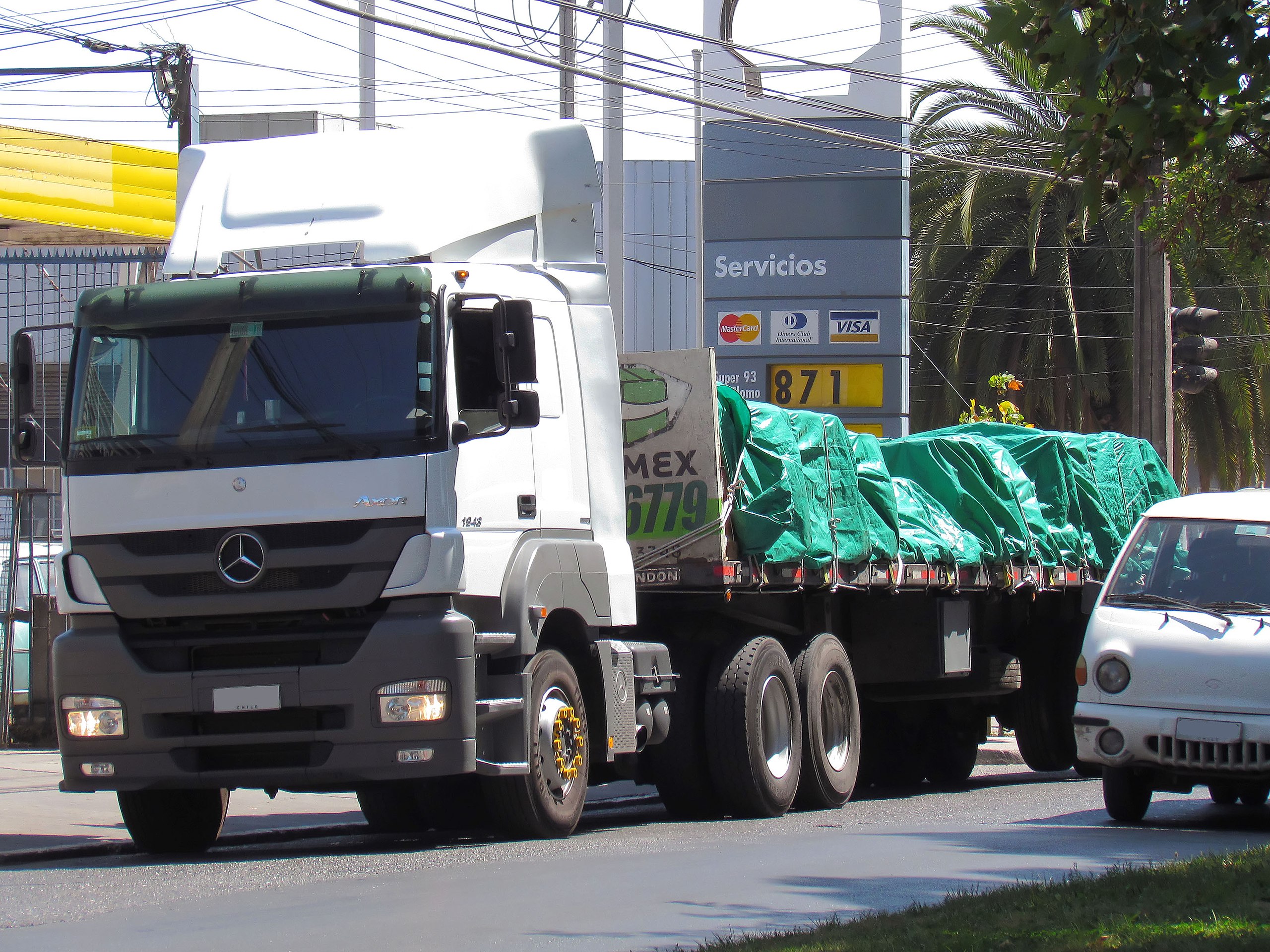 Mercedes-Benz Axor 1943 (2001 - 2013) Truck Specs & Dimensions ...