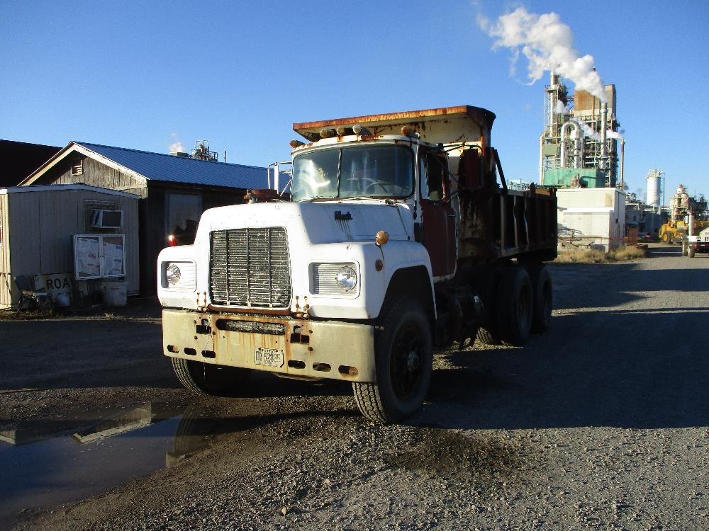 Mack RD-600SX CA49 EM6-237 6x2 (1965 - 1990) Truck Specs & Dimensions ...