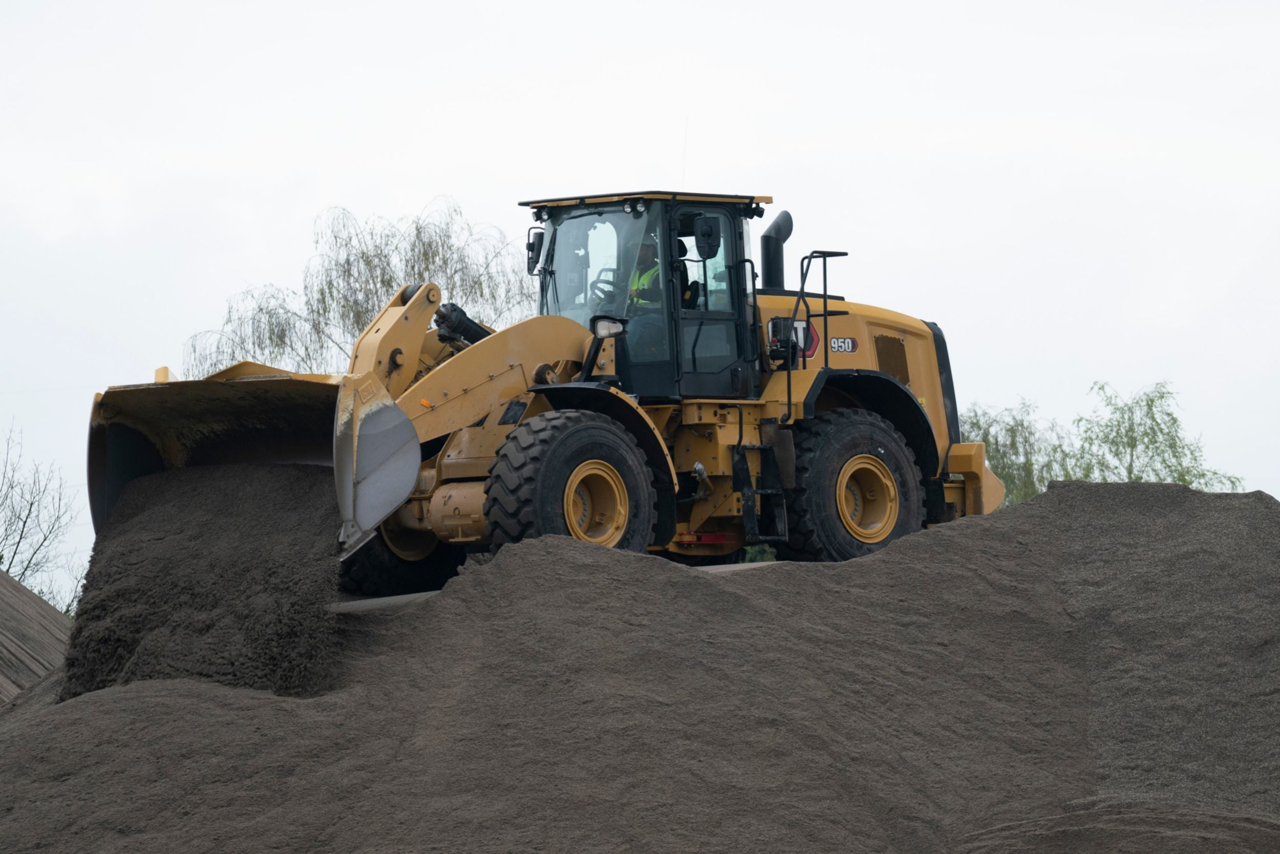 Caterpillar 950 Wheel Loader Specs & Dimensions (2022 - 2025) | LECTURA ...