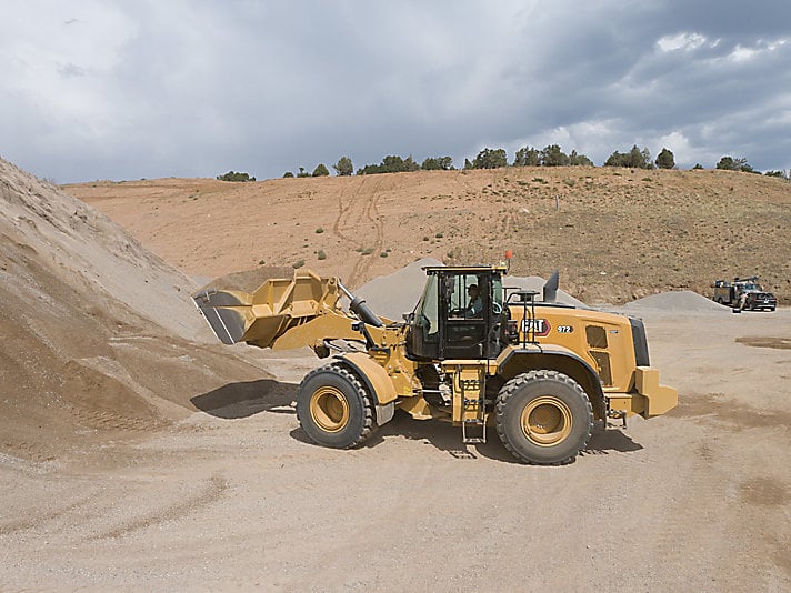 Caterpillar 972 Wheel Loader Specs & Dimensions (2021 - 2025) | LECTURA ...