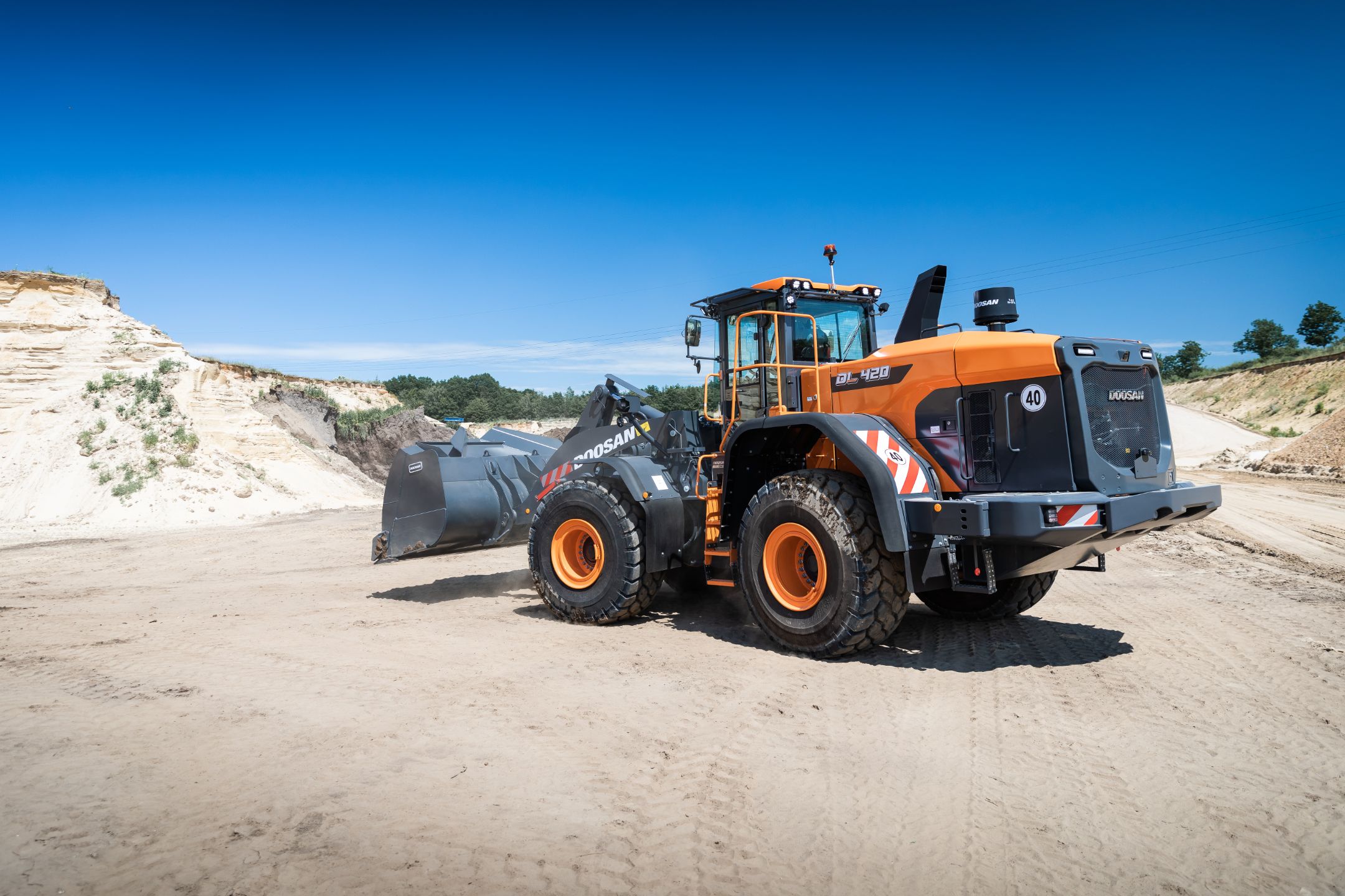 Doosan DL420-7 Wheel Loader Specs & Dimensions (2021 - 2023) | LECTURA ...