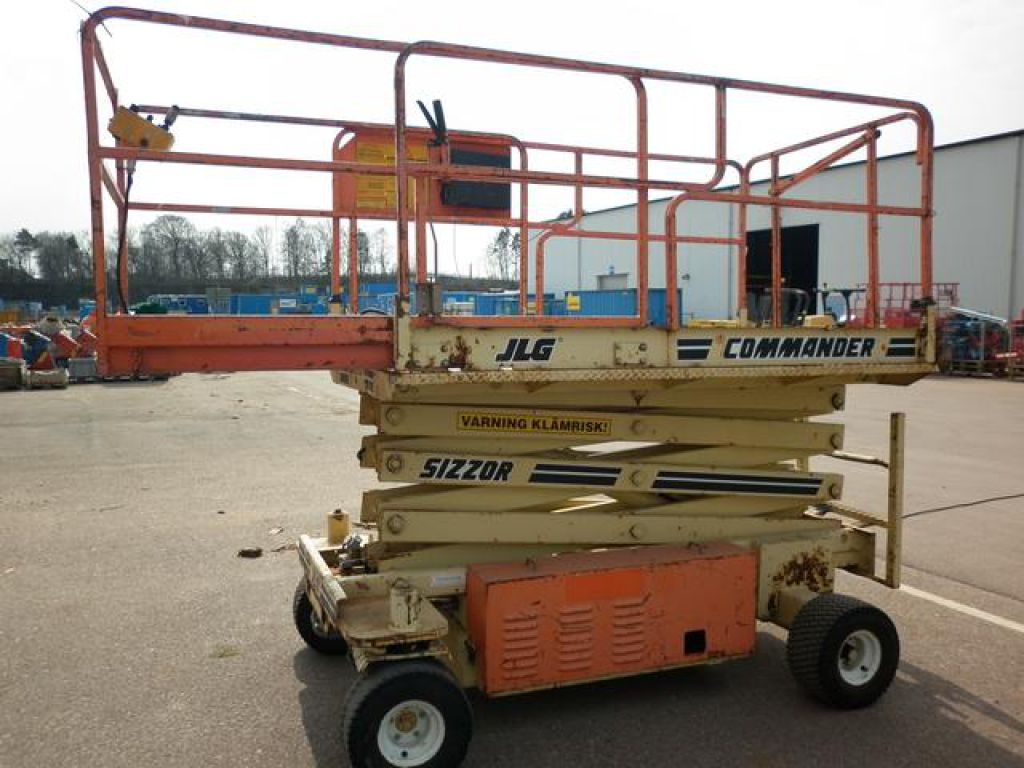 JLG CM 2558 Specs & Dimensions (1990 - 1996) | Wheeled scissor lifts ...