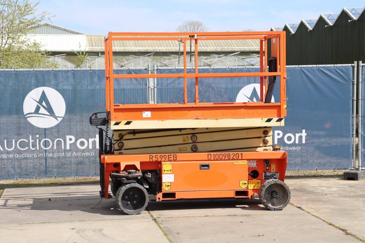 Holland-Lift HL 7814 Specs & Dimensions (2013 - 2013) | Wheeled scissor ...