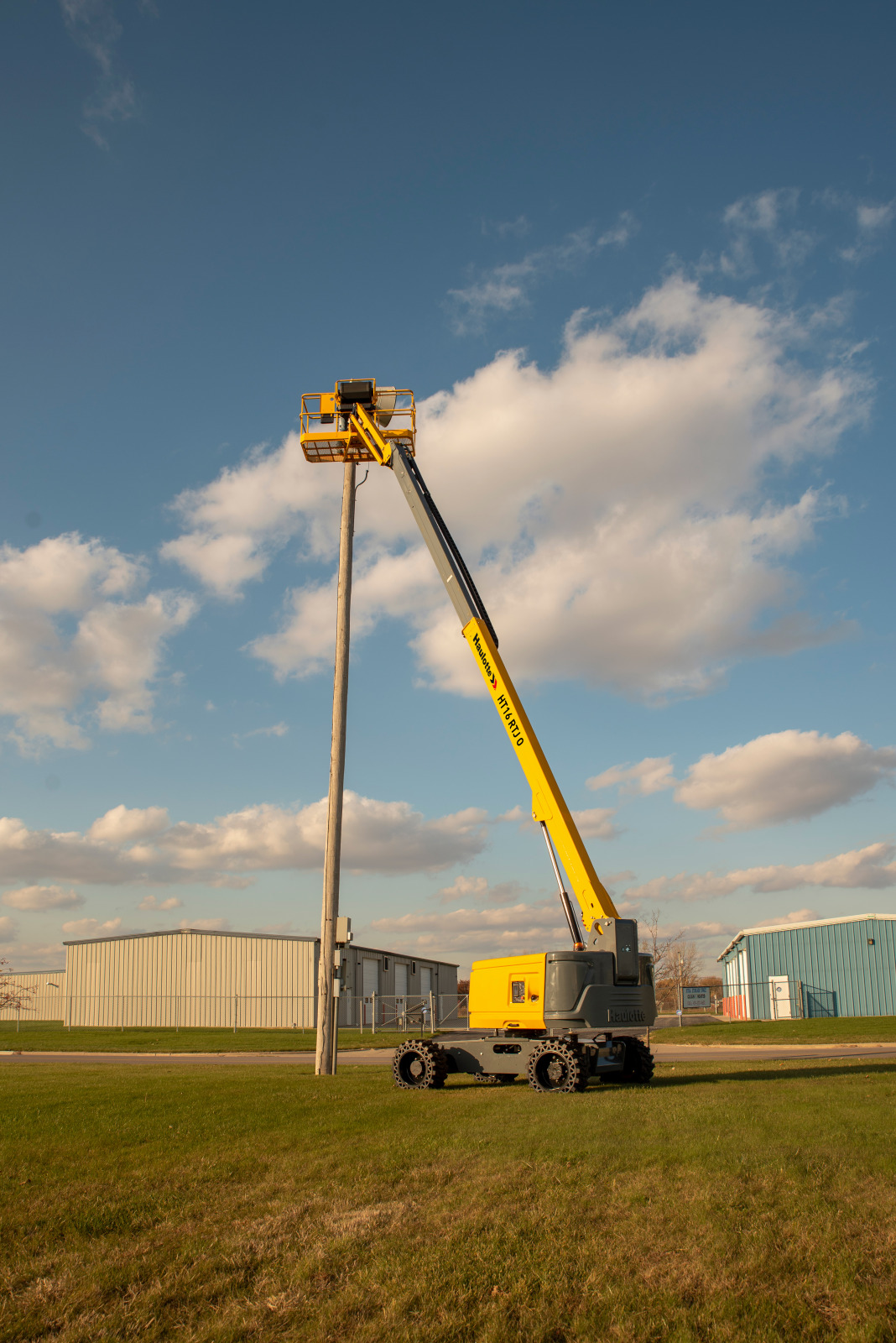 Haulotte HT46 RTJ O Specs (2021 - 2025) | Wheeled Telescopic Boom Lifts | LECTURA Specs