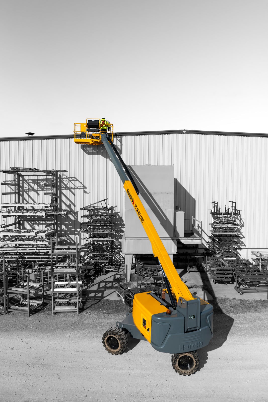 Haulotte HT46 RTJ PRO Specs & Dimensions (2021 - 2025) | Wheeled Telescopic Boom Lifts | LECTURA ...