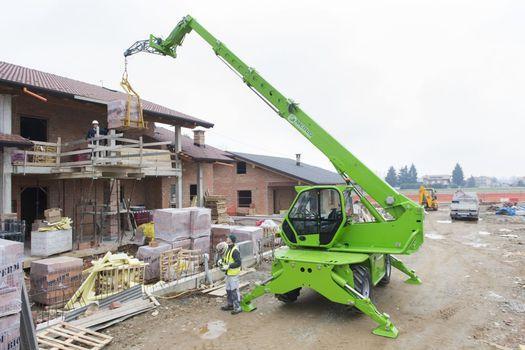 Merlo Roto 40.18 S rotating telehandler specs & dimensions (2013 - 2017 ...