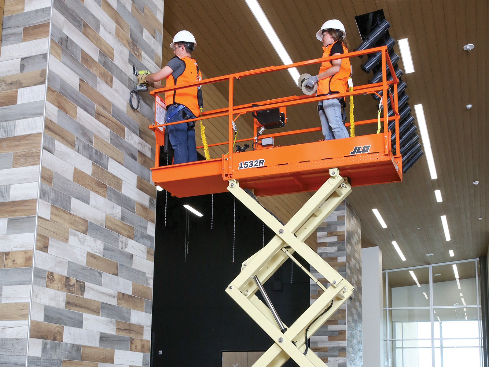 JLG 1532R Specs & Dimensions (2018 - 2021) | Wheeled scissor lifts ...